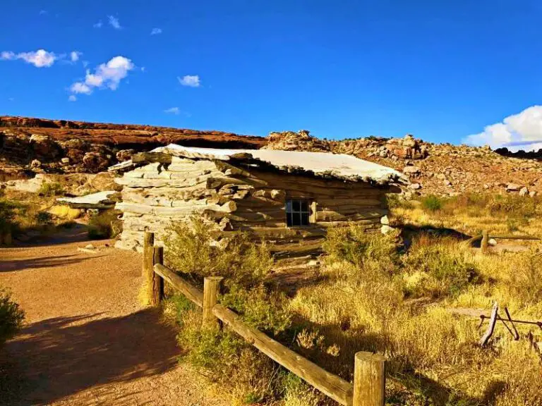 Arches Scenic Drive: Complete Guide To All The Stops 2024